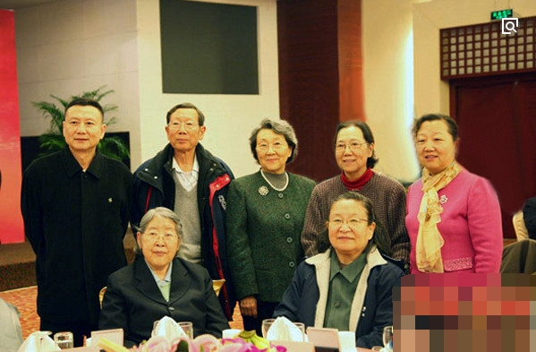 毛泽东之女李敏与李纳晚年参加活动近照|李敏|近照|李纳_新浪新闻