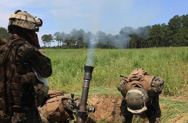 美国M252式81mm迫击炮，一炮出会怎样