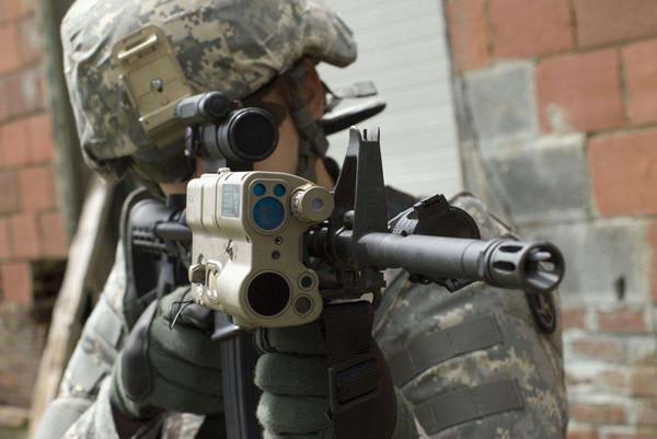 美军步枪有一神奇盒子解放军至今造不出，竟然用几块钱的东西代替|激光|手电|指示器_新浪新闻