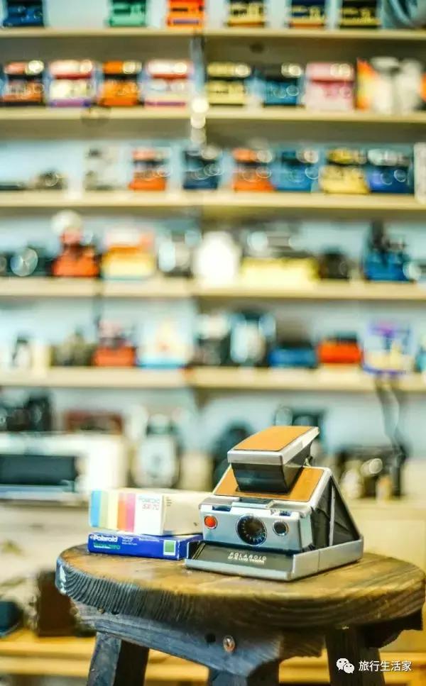 他收集了600多台宝丽来相机，只为记录永不退色的生活态度|宝丽来|相机|黄皓_新浪新闻
