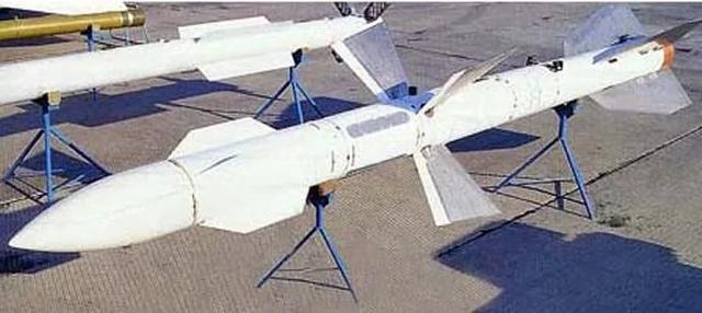 巨大的烧火棍-苏27战斗机主力R-27空对空导弹简评