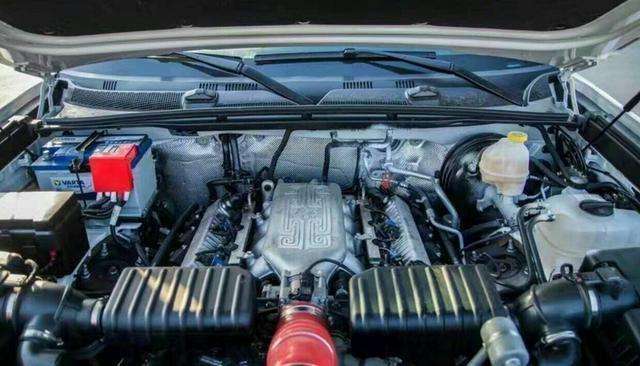 红旗终于觉醒, 首台红旗LS5到店实拍, 车型硬朗胜过路虎-新浪汽车