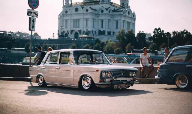 红色阵营国民车，进击的“拉达”（Lada）轿车，已经跨世纪！-新浪汽车