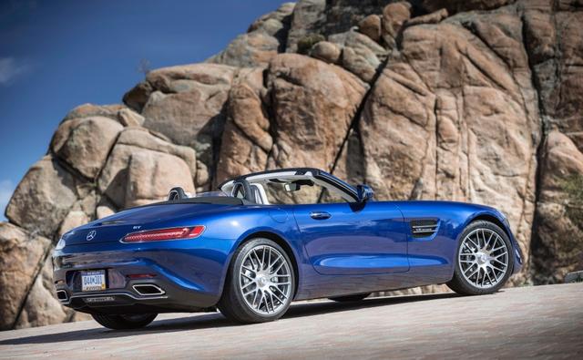 梅赛德斯-奔驰跑车性能配置，双涡轮增压汽油引擎，极速百公里！-新浪汽车