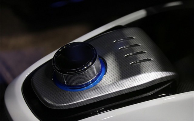 续航里程高达350km，长安新逸动EV300/CS15EV上市-新浪汽车