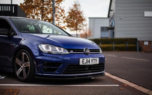 暴力钢炮，大众高尔夫MK7 R，懂它的人一眼就能认出它来-新浪汽车