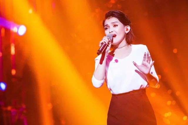 今晚十点《歌手》Jessie J首唱中文 华晨宇《双截棍》玩转中国风