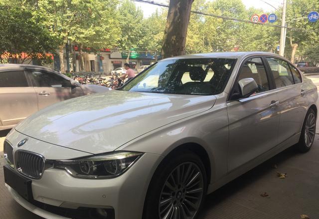 18款宝马3系 320Li时尚提车作业，车主：没选奥迪A4，新款不好看-新浪汽车