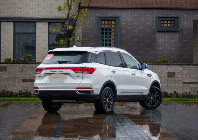 国产SUV新秀，未上市订单破万，全景天窗＋悬浮车顶，卖8万-新浪汽车