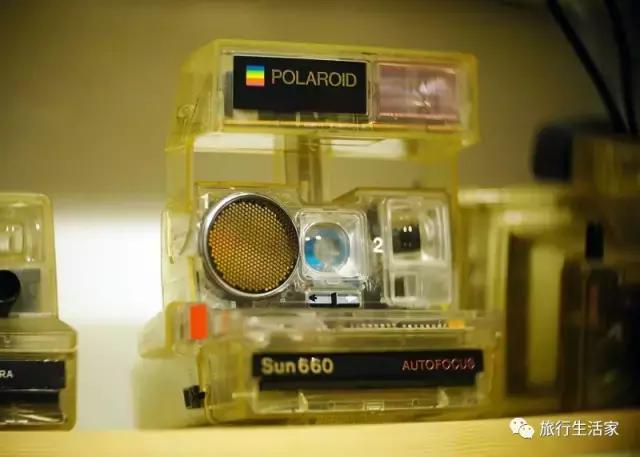 他收集了600多台宝丽来相机，只为记录永不退色的生活态度|宝丽来|相机|黄皓_新浪新闻