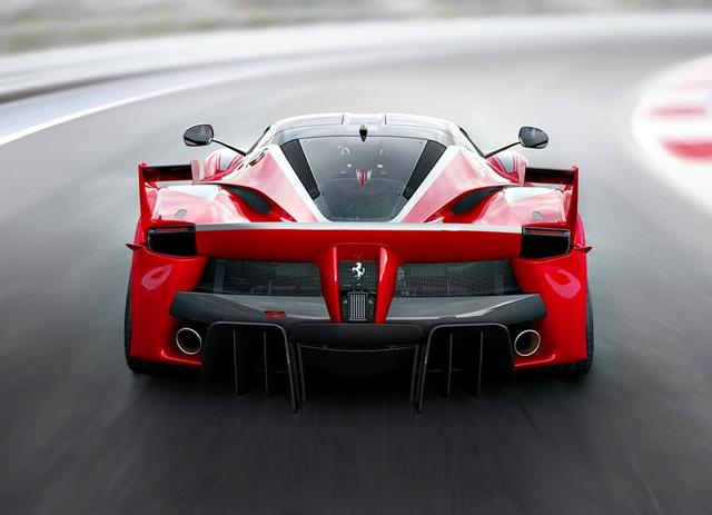 法拉利FXX Evoluzione赛道捕获，马力将再度破境界！-新浪汽车