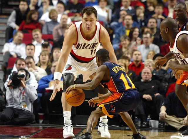 NBA历史上十大最矮的球员，有一个你绝对很熟！|NBA|球员|身高_新浪新闻