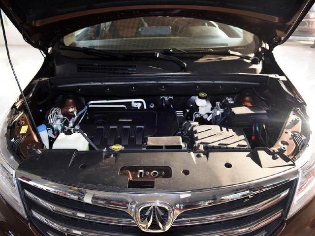 外出游玩，拉货搬家都可以1.5L还配ESP一键启动，6万MPV就买它-新浪汽车