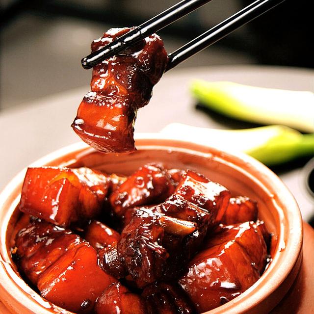 正宗上海本帮红烧肉——和十二道锋味开启美食之旅！