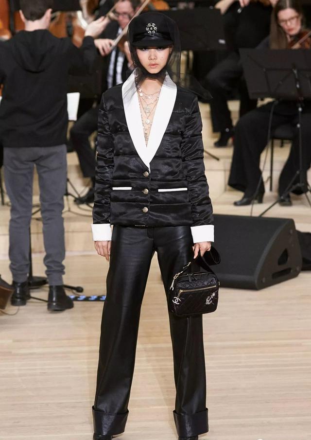 「秀场直击」CHANEL（香奈儿）2018早秋系列：即将起航的船队|香奈儿|船队|模特_新浪新闻