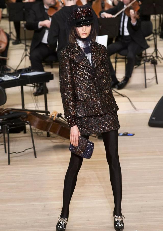 「秀场直击」CHANEL（香奈儿）2018早秋系列：即将起航的船队|香奈儿|船队|模特_新浪新闻