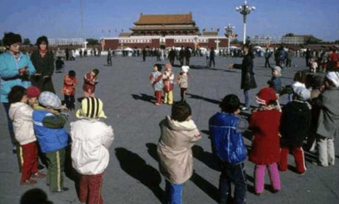 美国人拍摄的1985年中国: 80年代的中国是这样子！|中国历史|老照片|花手帕_新浪新闻