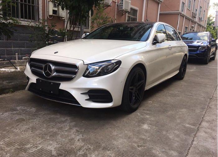 花55万买辆奔驰E300L, 放在奔驰C级旁, 老婆直呼分不清楚-新浪汽车