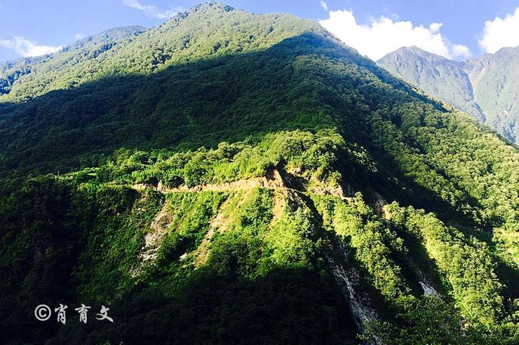 在云南怒江, 探寻中国最后的独龙族纹面女, 目前仅剩下11位