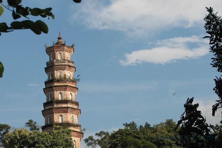 惠州这座塔, 是西湖上最古建筑物, 登顶惠州全景尽收眼底!|全景|玉塔|惠州西湖_新浪新闻