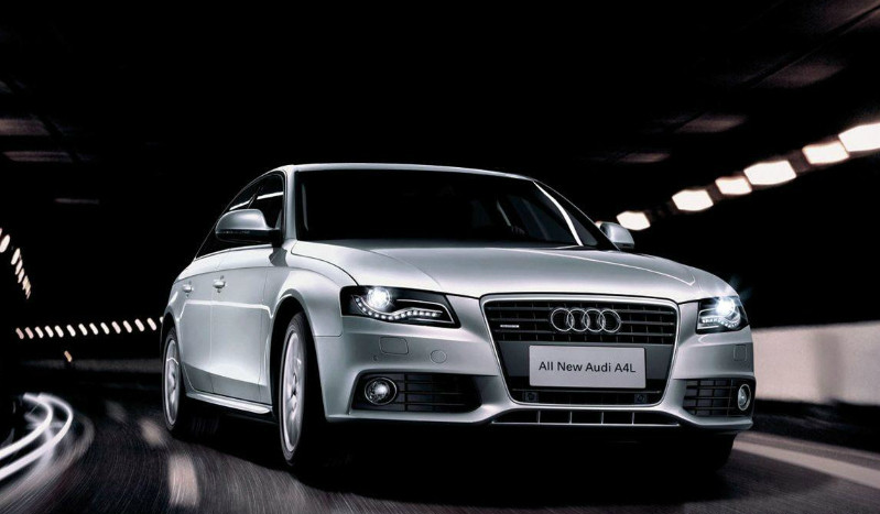 2018款奥迪A4L青春时尚，动力满满，真心被这辆车给折服