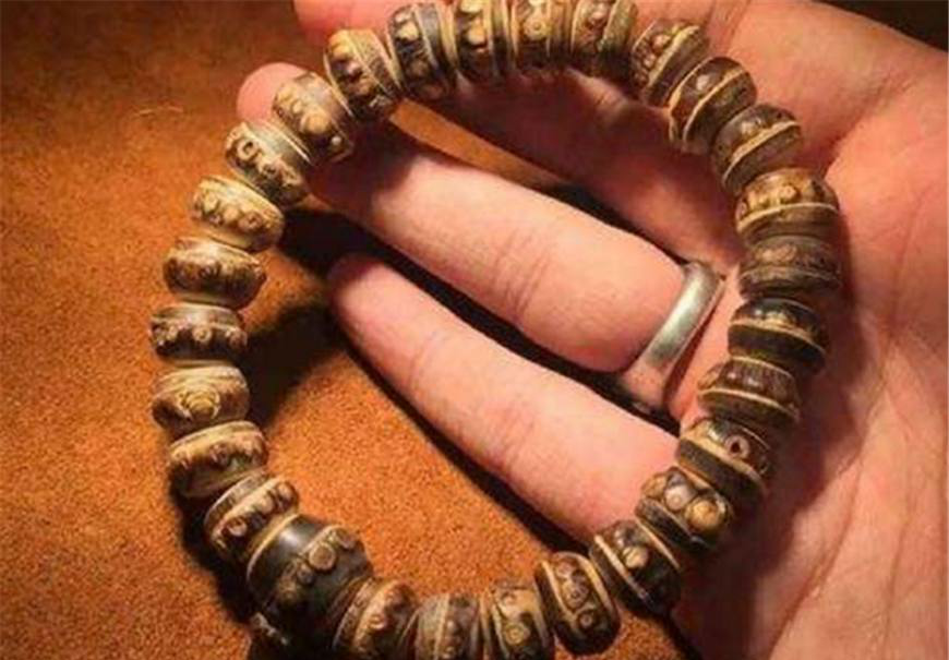 文玩：巴拉是西藏人用得道高僧骸骨制成的密宗法器，具有神秘顏色|顏色|巴拉|密宗_新浪新闻