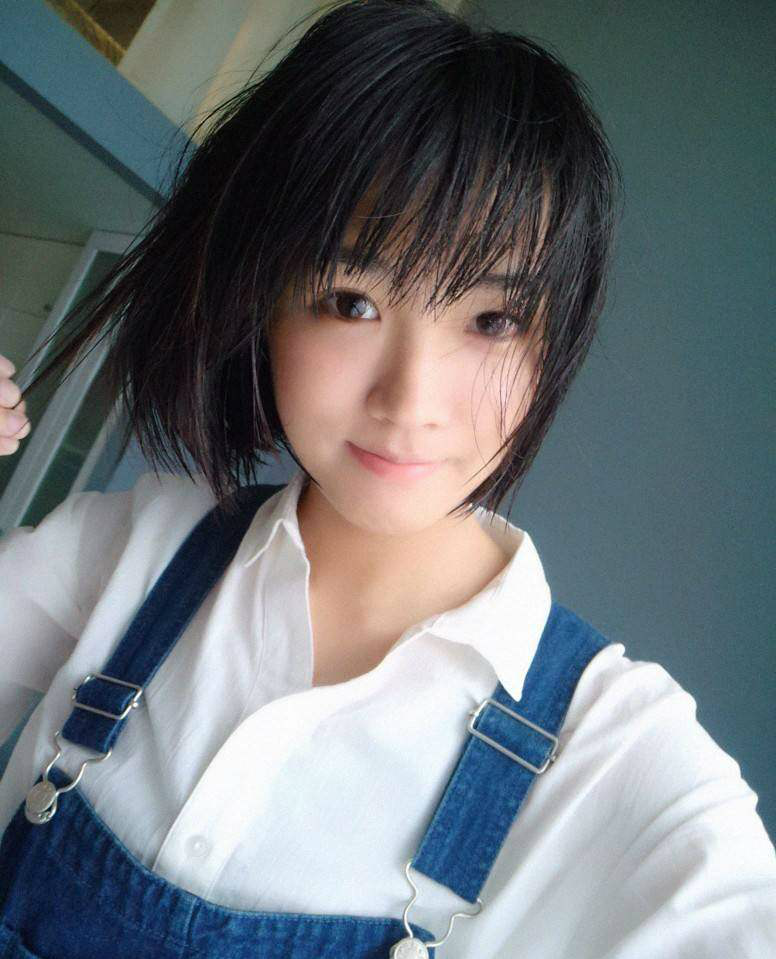 清纯俏皮可爱女生写真照微微一笑很倾城