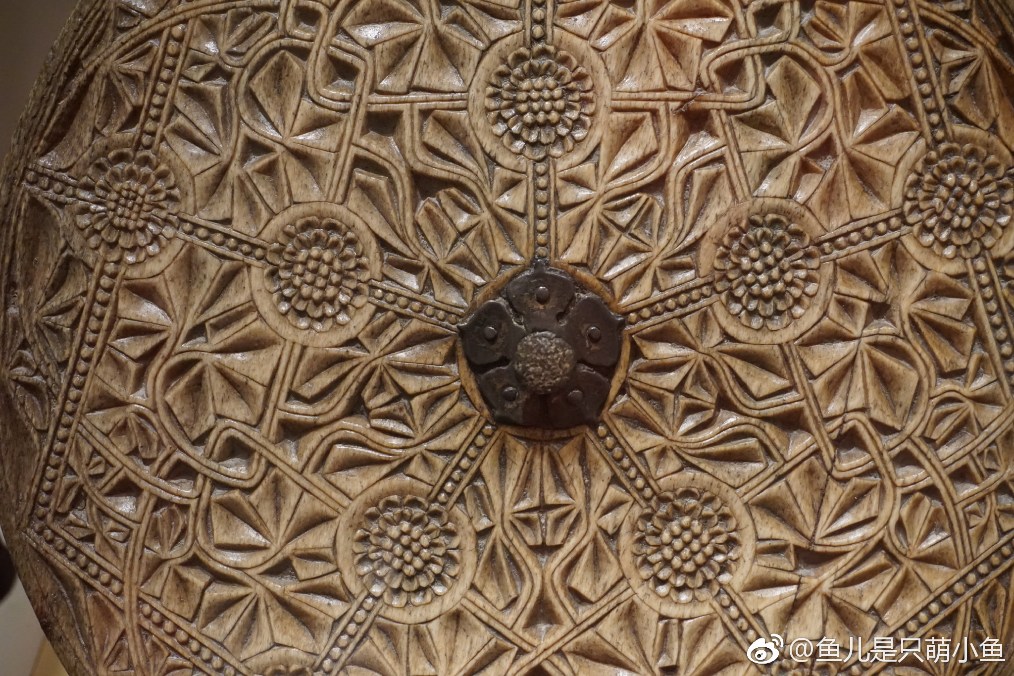 The Bute Mazer📍苏格兰国家博物馆这是14世纪一种常见的社交饮|苏格兰国家博物馆|苏格兰|纹章_新浪新闻