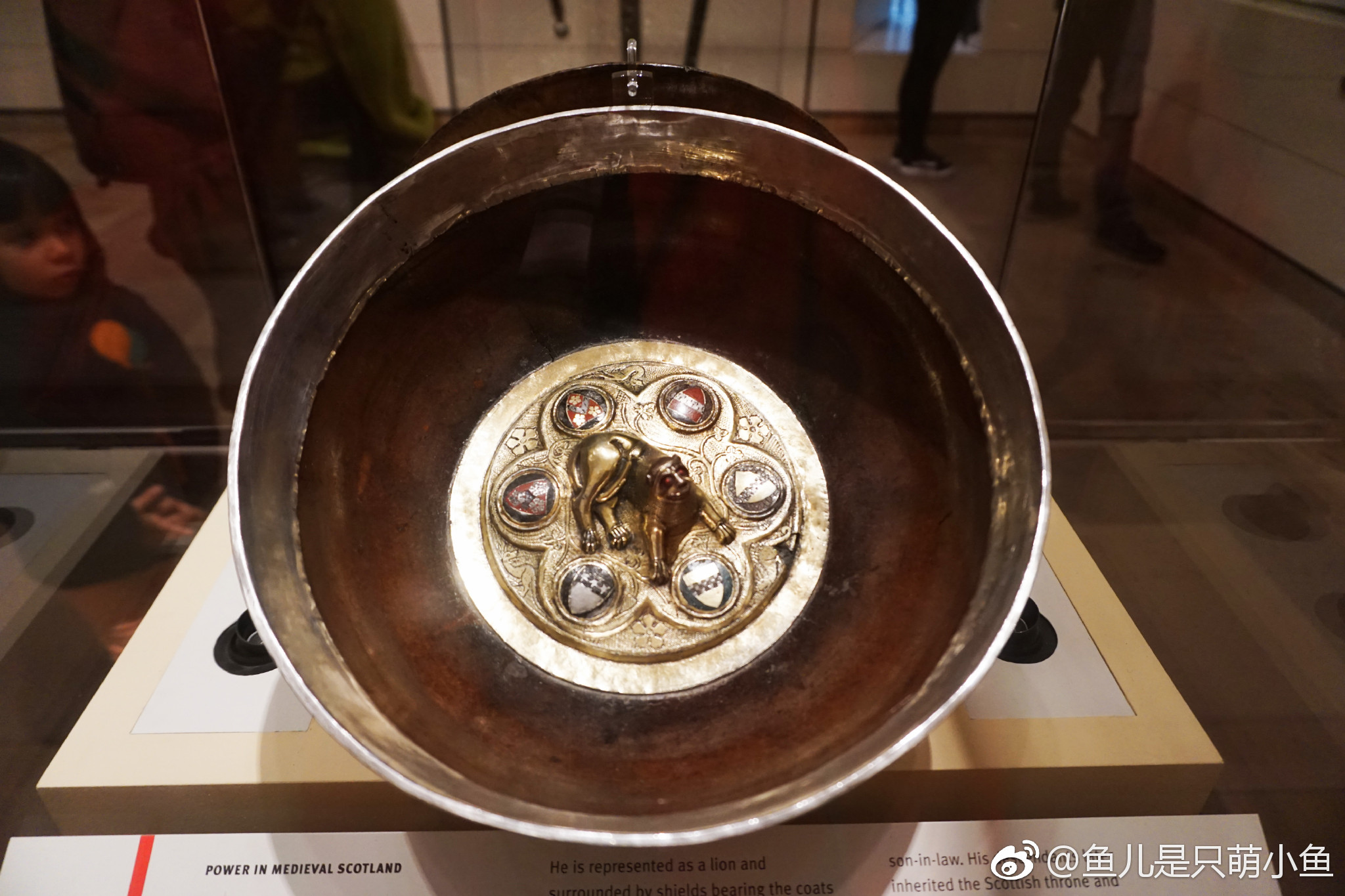 The Bute Mazer📍苏格兰国家博物馆这是14世纪一种常见的社交饮|苏格兰国家博物馆|苏格兰|纹章_新浪新闻