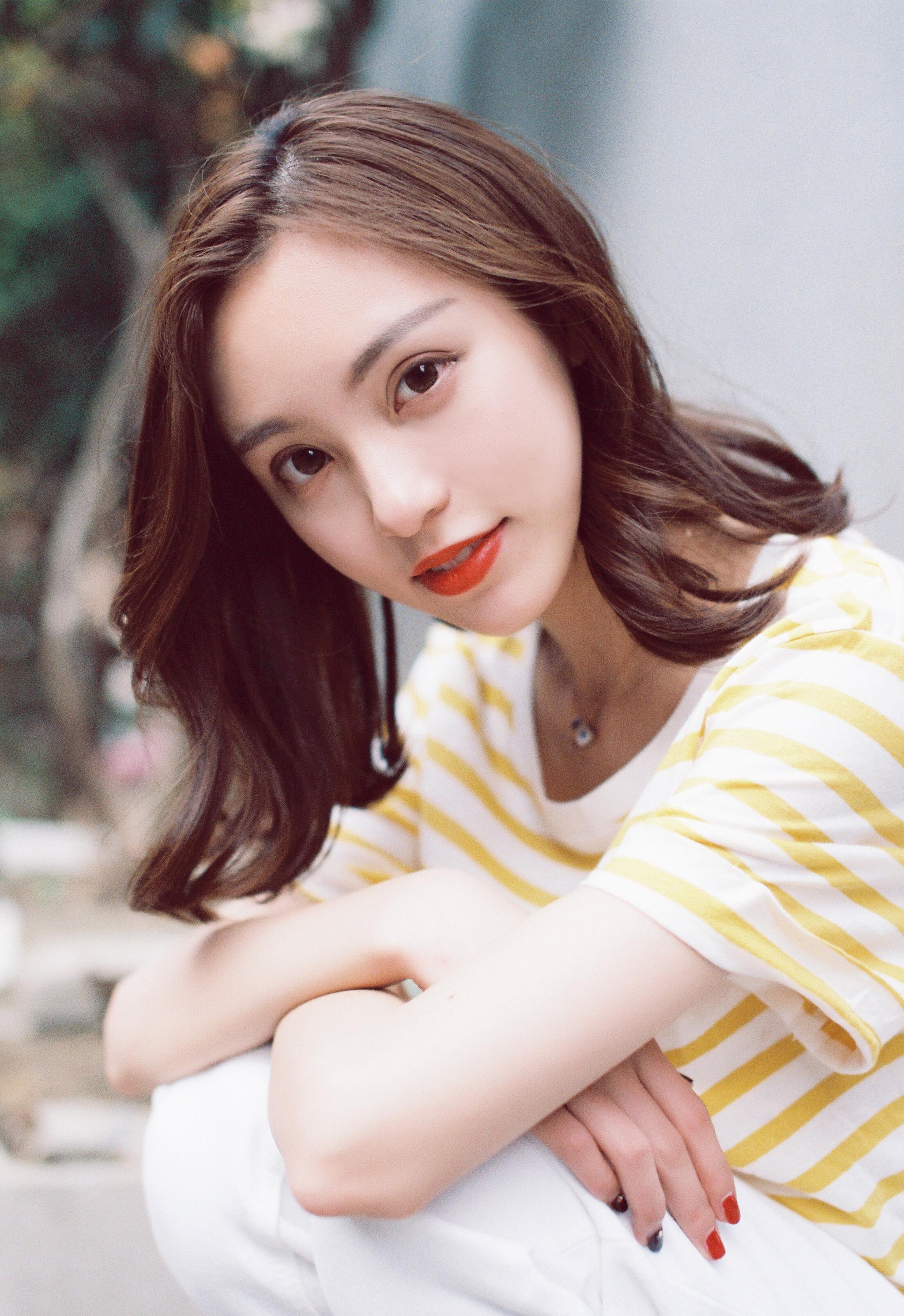 校花@corrine许韵汐 许韵汐，99年，就读于江苏省戏剧学院