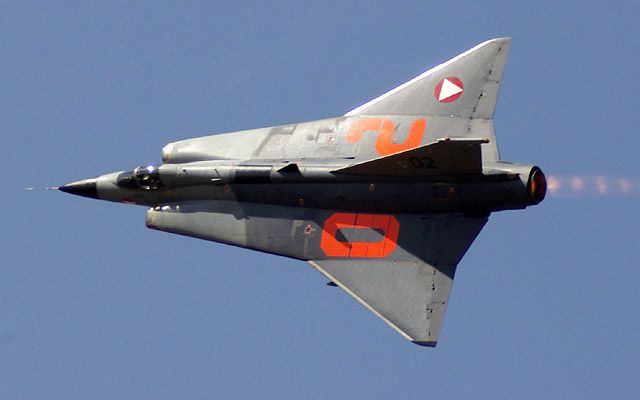 一代经典！瑞典J-35战机，领先同期美俄战机十几年！