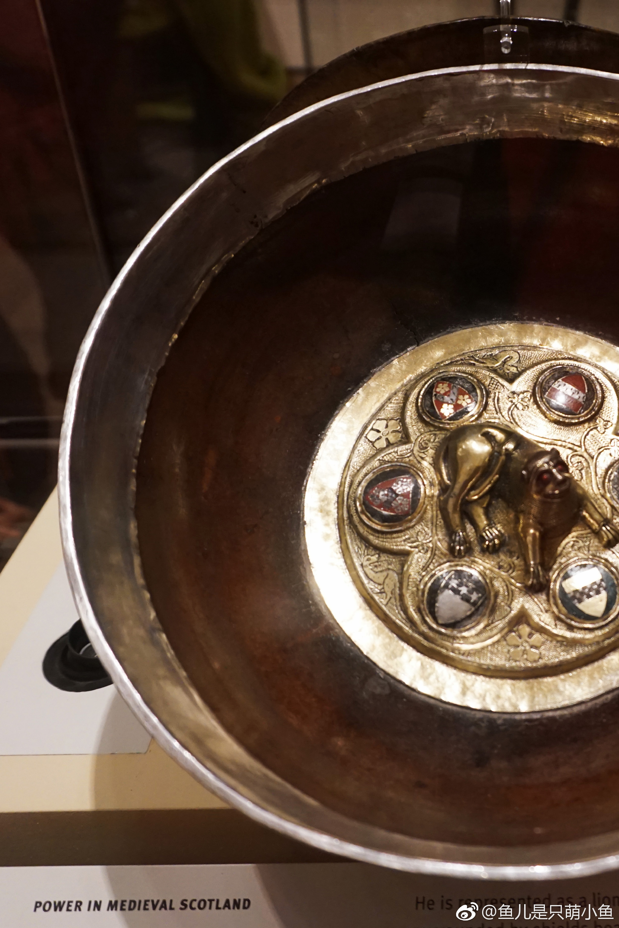The Bute Mazer📍苏格兰国家博物馆这是14世纪一种常见的社交饮|苏格兰国家博物馆|苏格兰|纹章_新浪新闻