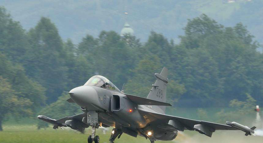 瑞典JAS，39鹰狮系列战斗机，高清相片|战斗机|瑞典|飞机_新浪新闻