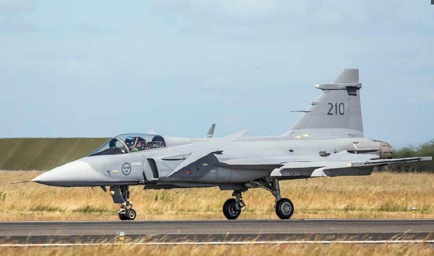 瑞典JAS，39鹰狮系列战斗机，高清相片|战斗机|瑞典|飞机_新浪新闻