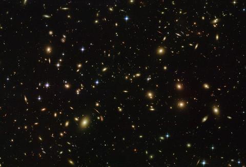 27亿光年之外出现超大宇宙结构，质量比太阳重4600万亿倍！|阿贝尔|星系|星系团_新浪新闻