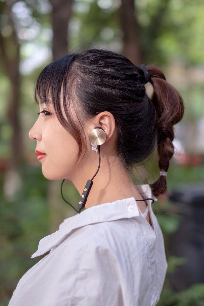 i am+Buttons耳机评测，潮流其实不用刻意营造__财经头条