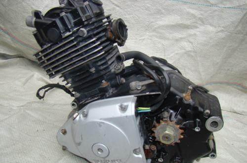 铃木王GS125发动机到底如何？-新浪汽车