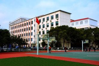 西安秦川中学租地办学 多个学校共用操场引家长担心！|拆迁|方正|秦川_新浪新闻