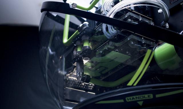 IN WIN首发概念机箱Winbot，没错，就长这球样！__财经头条