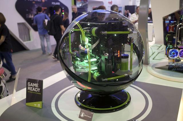 IN WIN首发概念机箱Winbot，没错，就长这球样！__财经头条