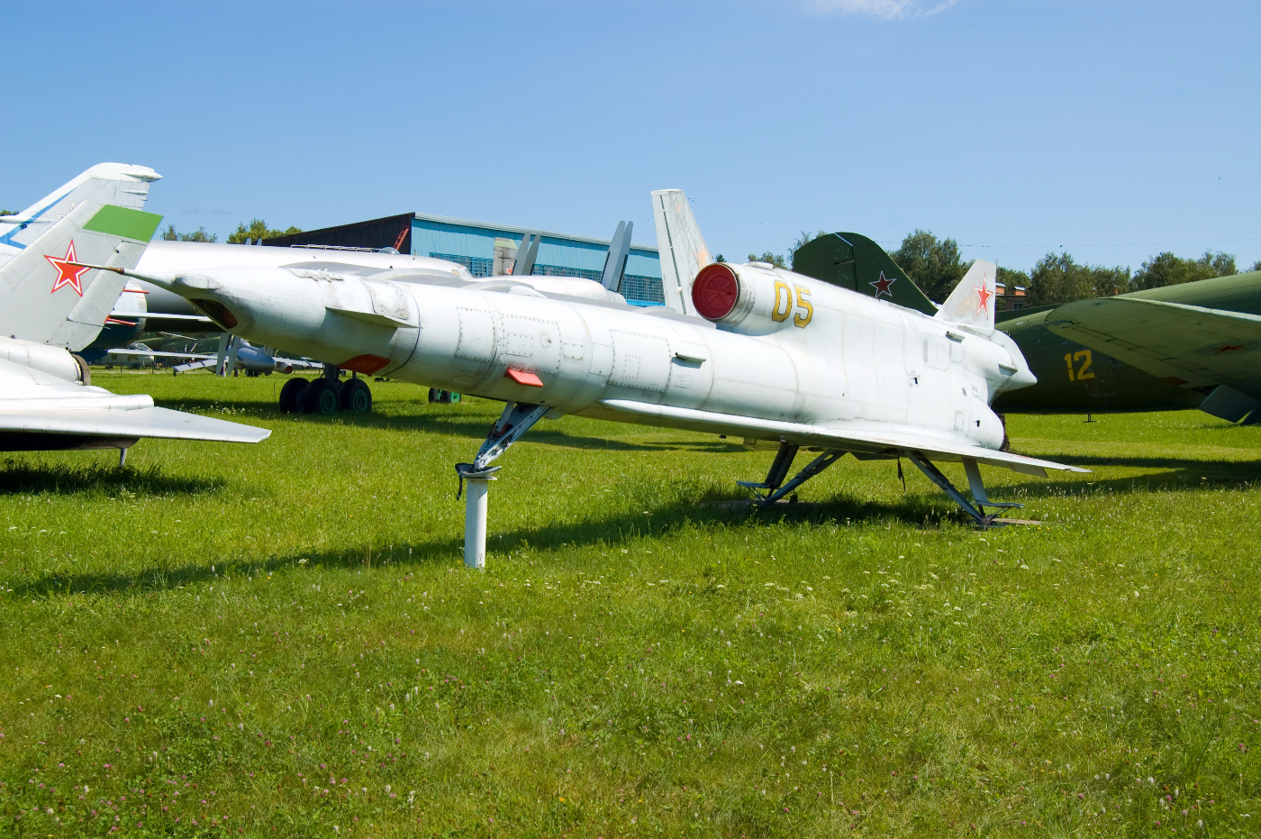 “毛熊的风筝”——Ту-143 “飞行”战术侦察无人机的前世今生|无人机_新浪新闻