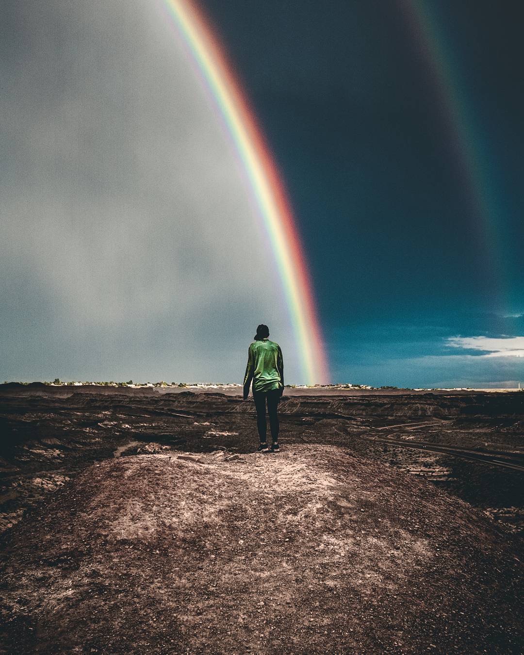 雨后的彩虹，是那么的遥不可及。早安！图 | 摄影师 Ty Newcomb