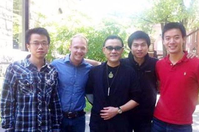 《局面》王志安纽约专访“神秘人”自曝行踪是无谓冒险|局面|唐爽|行踪_新浪新闻