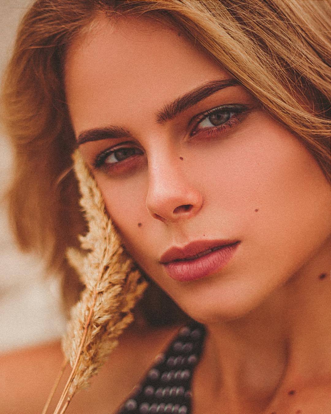 生日快乐尤利娅列夫琴科（Yuliya Levchenko）1997年出生的乌克兰跳