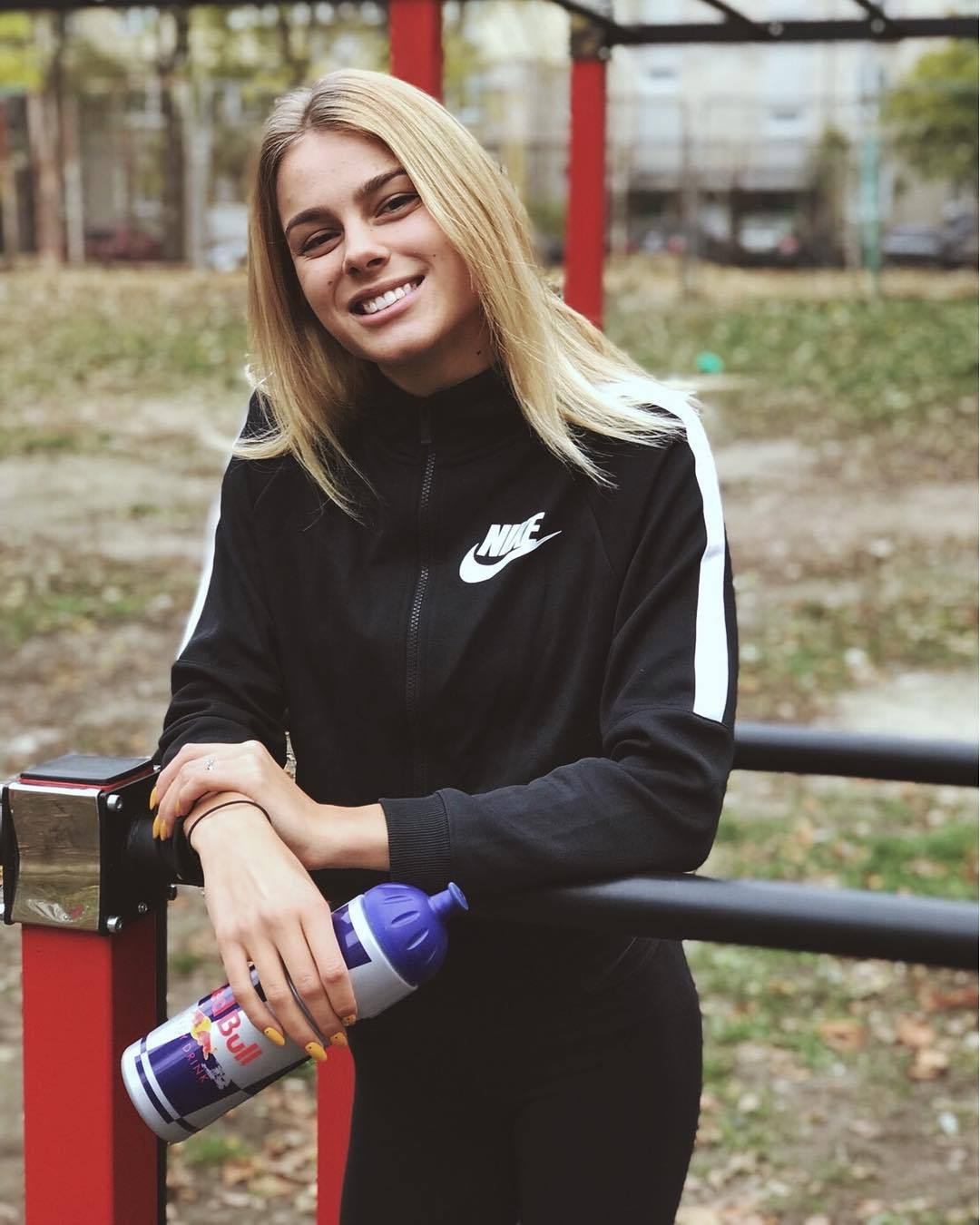 生日快乐尤利娅列夫琴科（Yuliya Levchenko）1997年出生的乌克兰跳|乌克兰|跳高|出生_新浪新闻