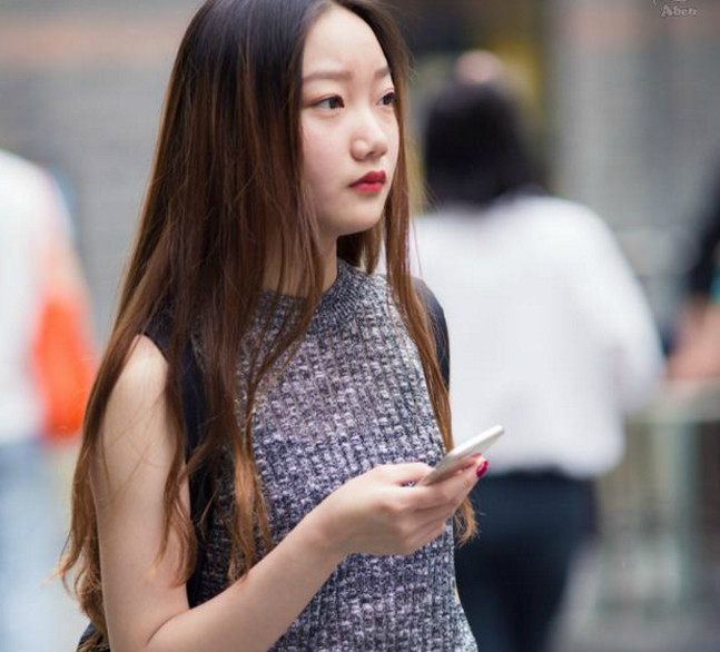 街拍,下面7位漂亮的小姐姐,选一位当女朋友,你选哪位