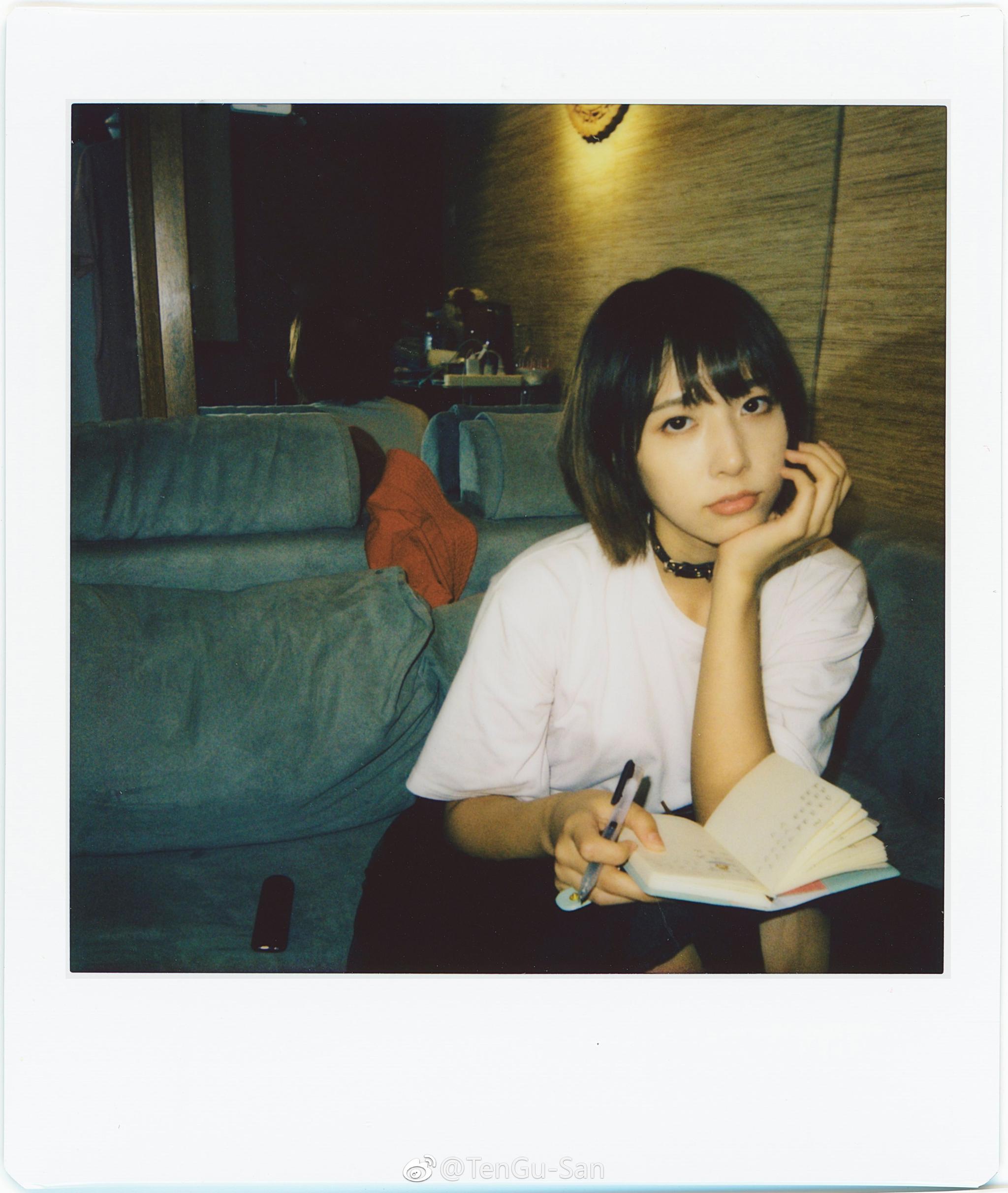 宝丽来Polaroid SLR690（1-5扫描；Fujifilm SQ6（6-9）拍立得扫描|山竹|拍立得|宝丽来_新浪新闻