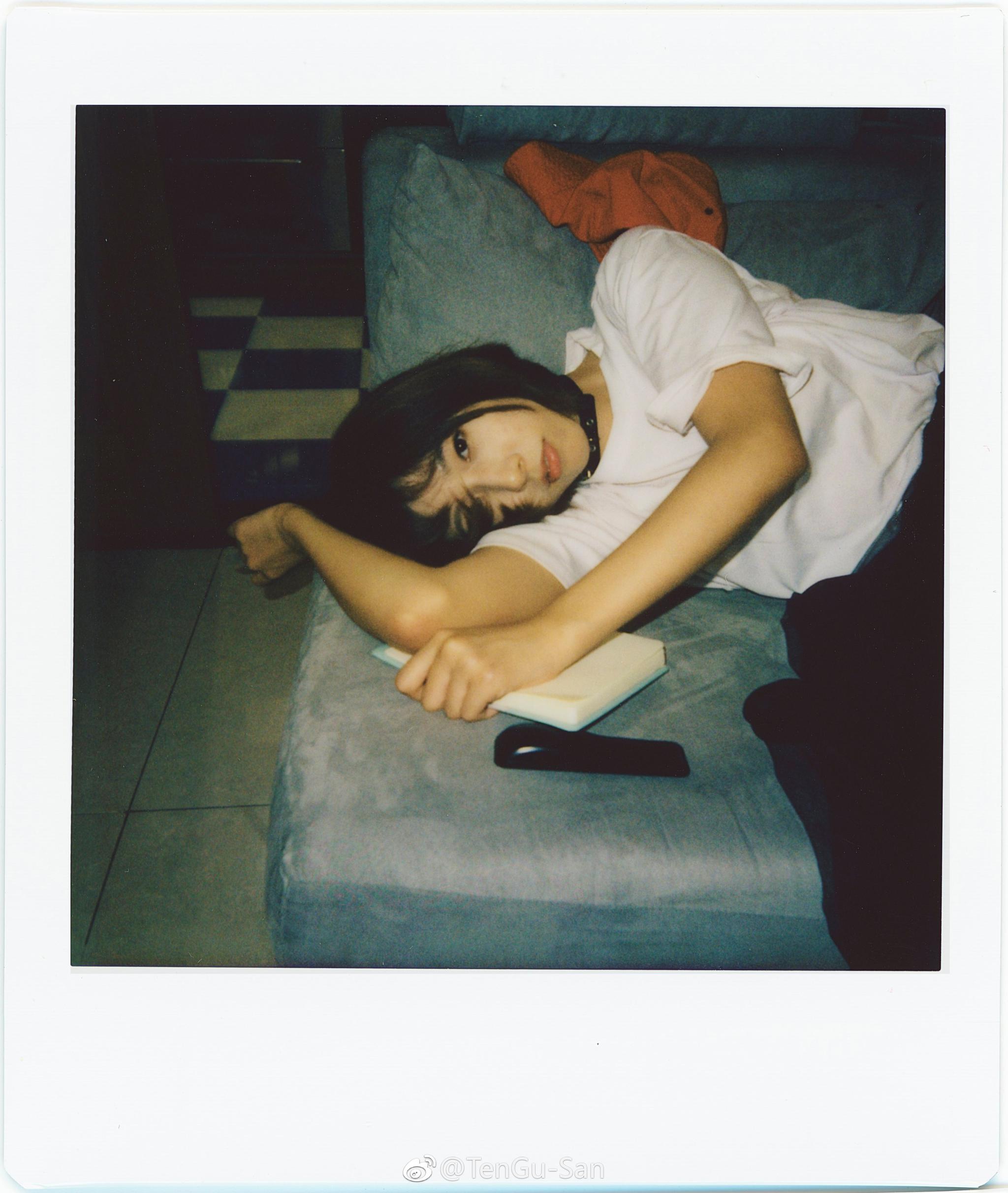 宝丽来Polaroid SLR690（1-5扫描；Fujifilm SQ6（6-9）拍立得扫描|山竹|拍立得|宝丽来_新浪新闻