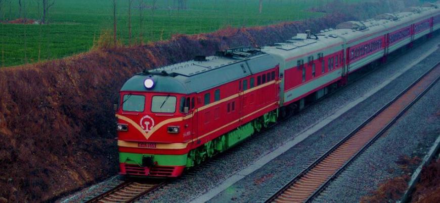 为什么火车在启动的时候，会先往后倒退才前进走？看完涨知识了