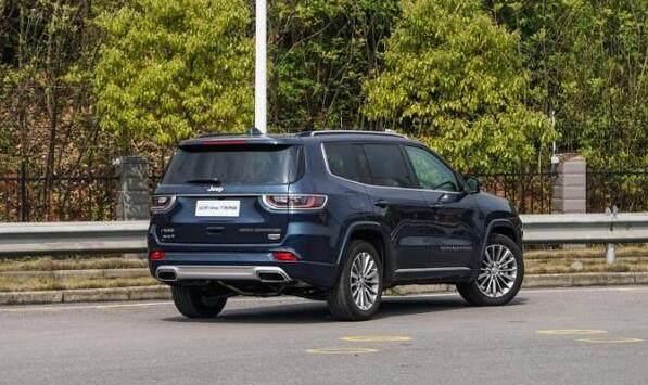 汉兰达的克星！大七座SUV2.0T配四驱，28万普拉多都自愧不如-新浪汽车